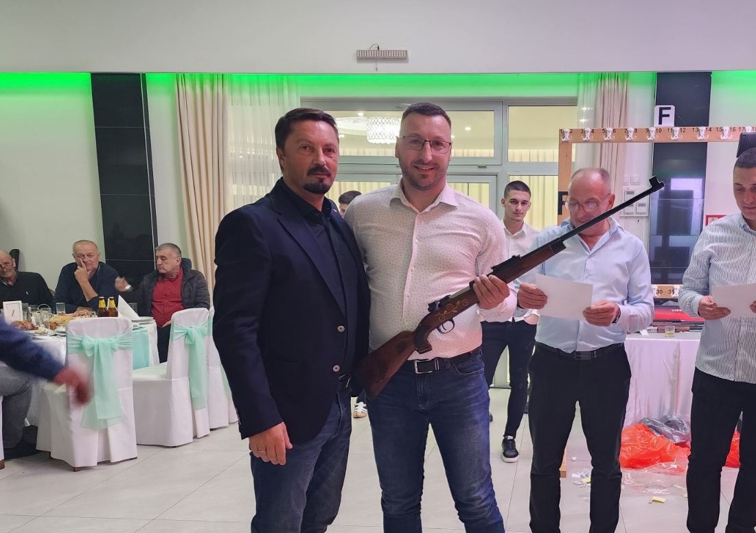 TRB i Slavenko Ristić dodijelili pušku na druženju lovaca - Moja Bijeljina