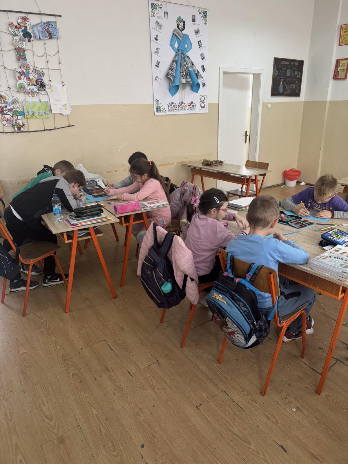 JU OŠ „Jovan Dučić“ obilježila Svjetski dan autizma (foto) - Moja Bijeljina